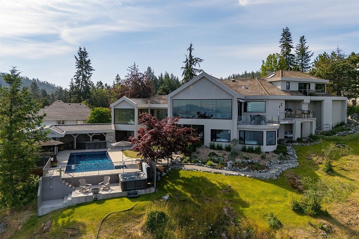 228 Caliburn Ct, Kelowna, BC V1V 1N2 | Zillow