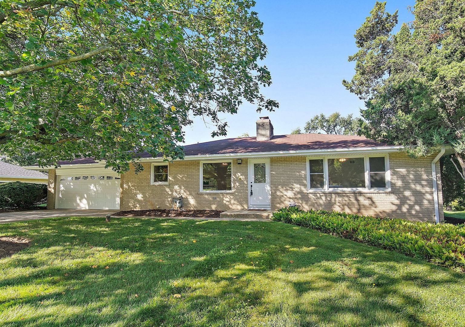 11N958 Almora Ter, Elgin, IL 60124 | Zillow