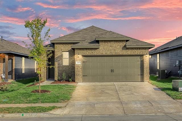 2107 Pine St, Forney, TX 75126 | Zillow