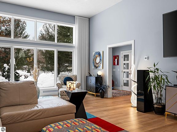 8906A Manhattan N, Traverse City, MI 49685 | Zillow