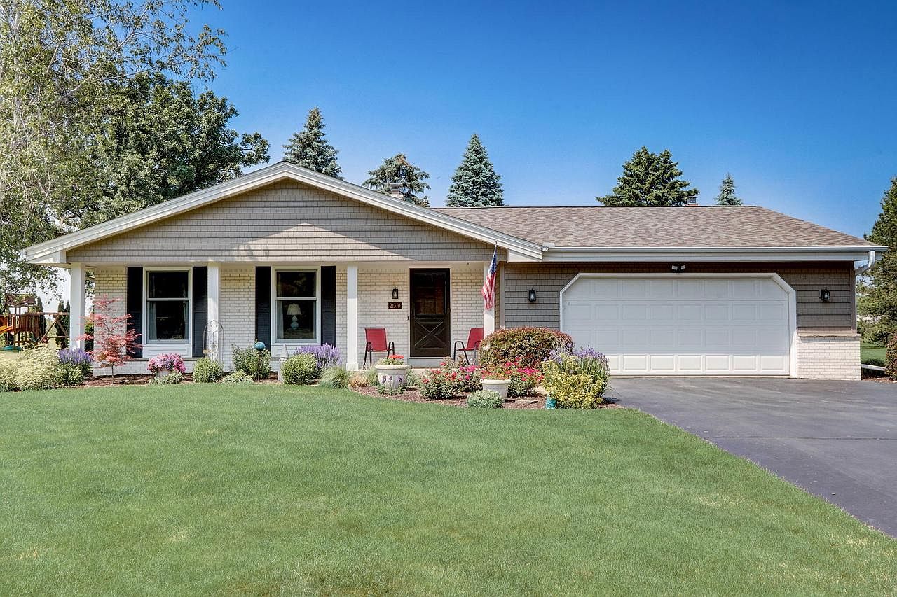 21370 Cambridge CIRCLE UNIT Uppr, Brookfield, WI 53045 | Zillow