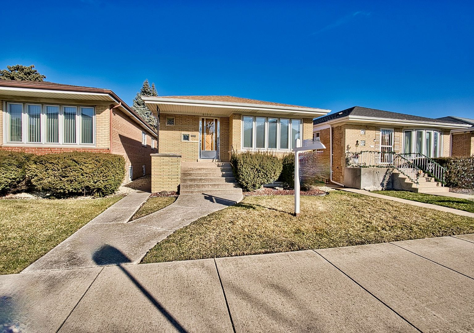 6124 W 64th Pl, Chicago, IL 60638 | Zillow