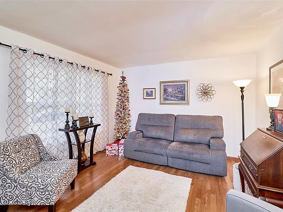 741 Tree Top Ridge Dr, Valley Park, MO 63088 | Zillow