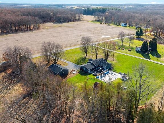 2633 Scrubgrass Rd, Grove City, PA 16127 | MLS #1644513 | Zillow