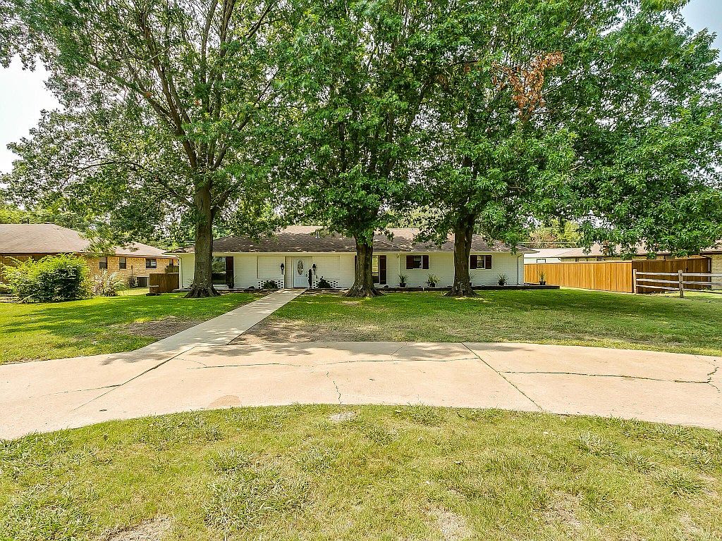 1109 Griffith Ave, Terrell, TX 75160 | Zillow