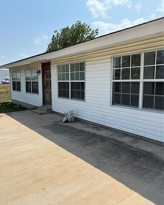 404 & 408 N Broadway St, Elsa, TX 78543 | Zillow