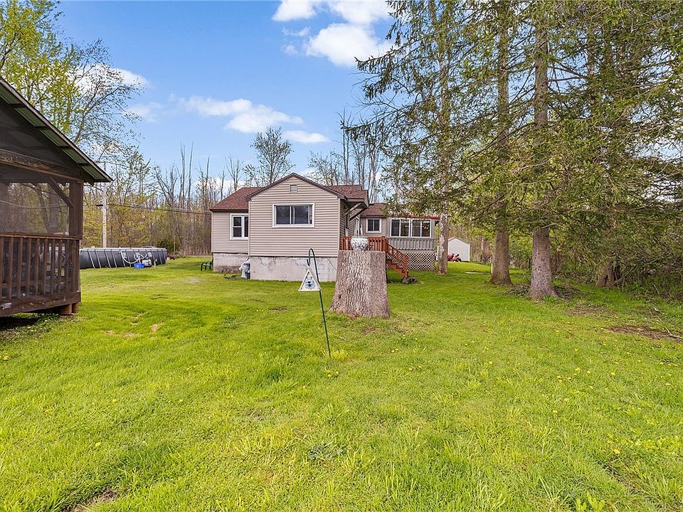 2 FOSTER RD Liverpool NY | Zillow