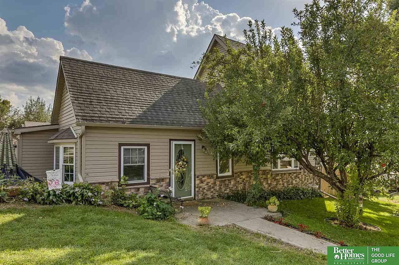 410 S 2nd St, Springfield, NE 68059 | Zillow