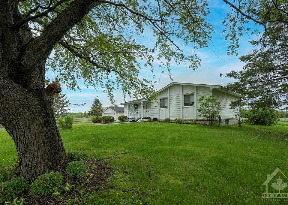 3756 Dunrobin Rd, Ottawa, ON K0A 3M0 | MLS #1384552 | Zillow