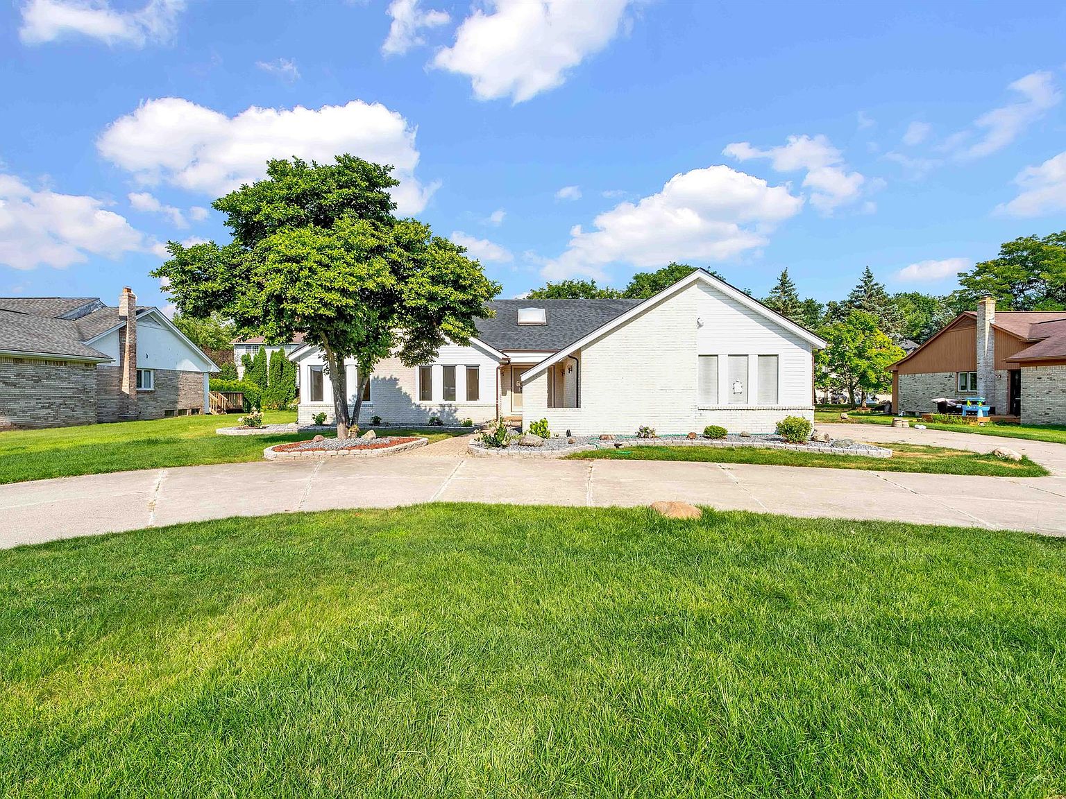 6769 Brookeshire Dr, West Bloomfield, MI 48322 | Zillow