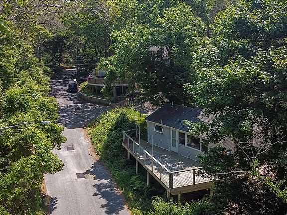 6 Woodcliff Trail, Baiting Hollow, NY 11933 | MLS #3531017 | Zillow