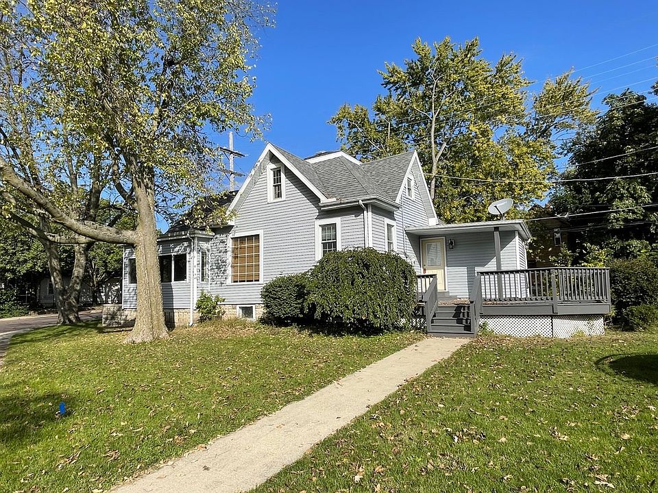 101 N Riverview Dr, Pontiac, IL 61764 | Zillow