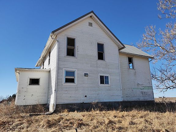 1142 110th Ave, Dundee, IA 52038 | Zillow