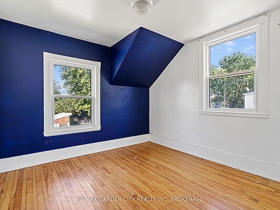 90 1st St, Welland, ON L3B 4R9 | MLS #X11925393 | Zillow