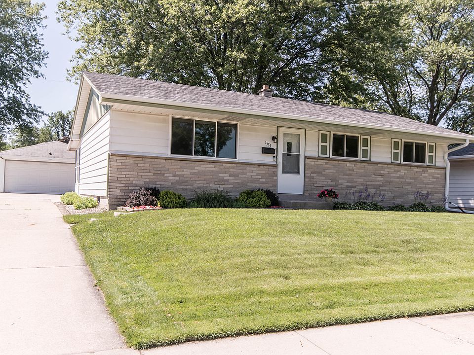 1535 W Wanda Ave, Milwaukee, WI 53221 | Zillow