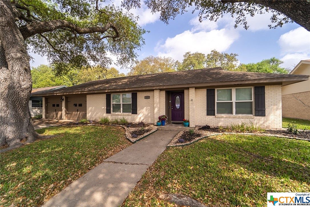 212 Longfellow Ln, Victoria, TX 77904 | Zillow