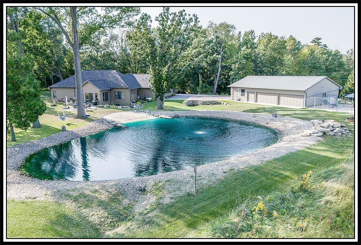 W10692 Shaky Lake Rd, Hortonville, WI 54944 | Zillow