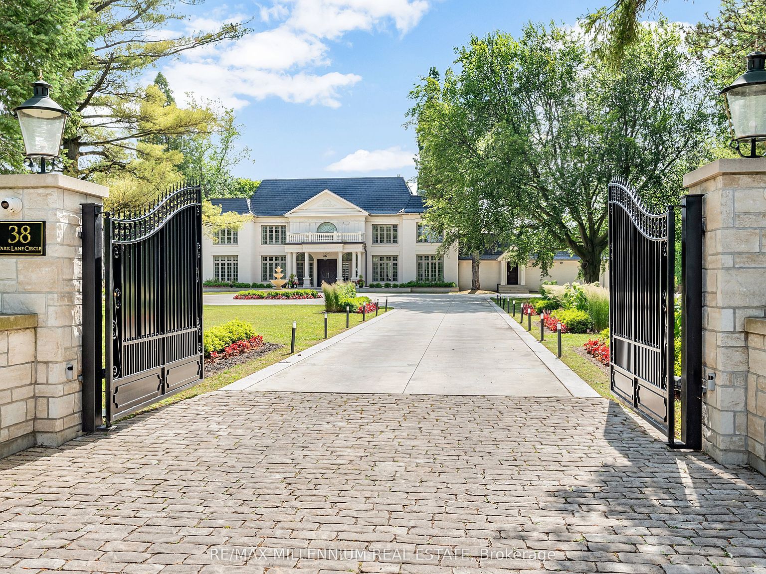 38 Park Lane Cir, Toronto, ON M3C 2N2 | MLS #C12255484 | Zillow