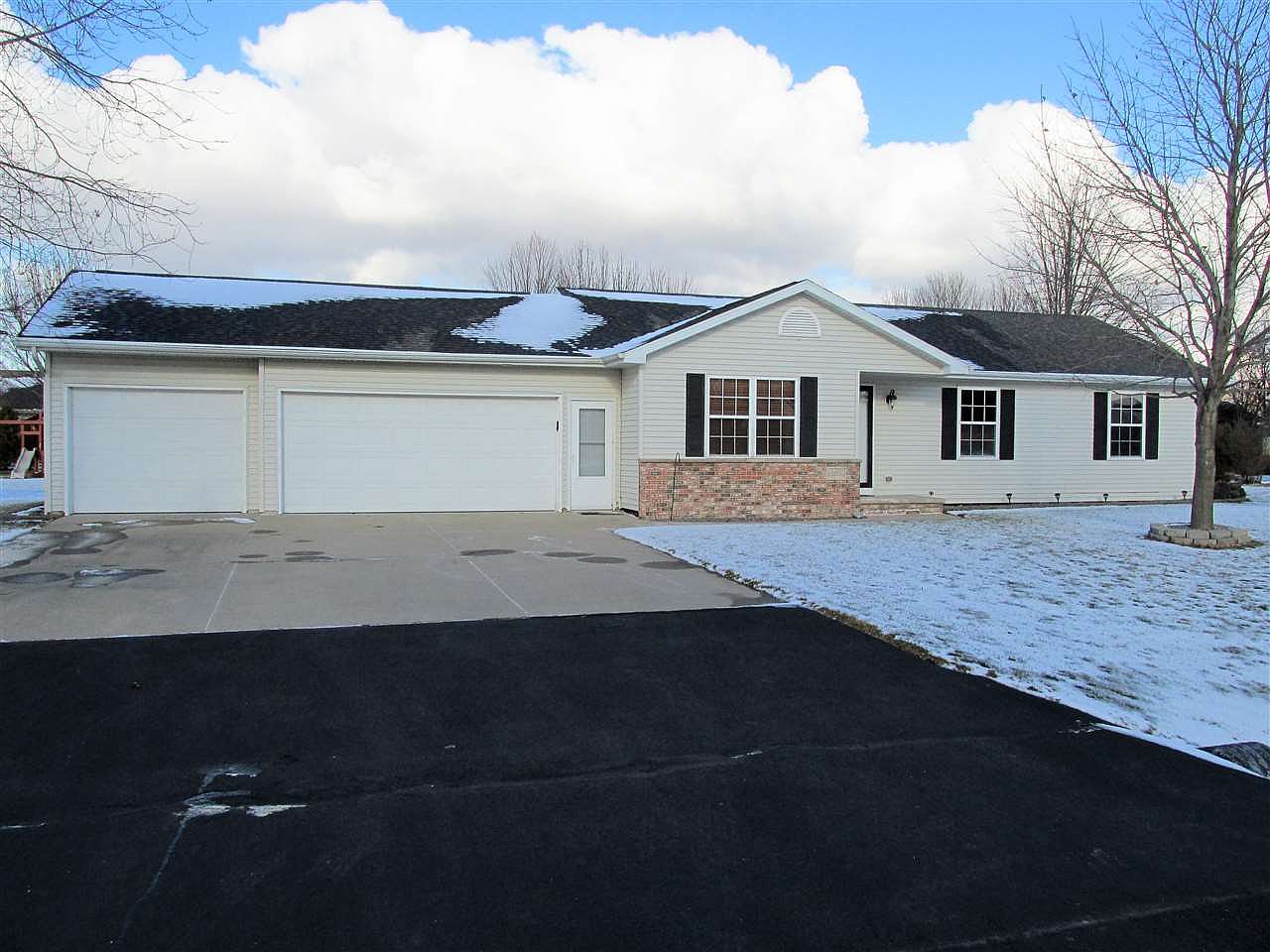 W5564 Ryan St, Appleton, WI 54915 | Zillow