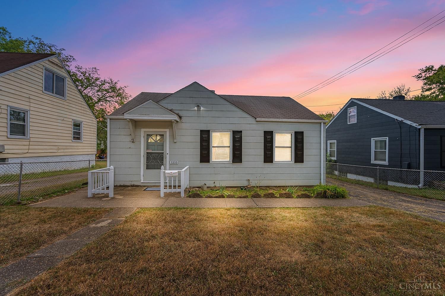 5233 Charloe St, Cincinnati, OH 45227 | Zillow