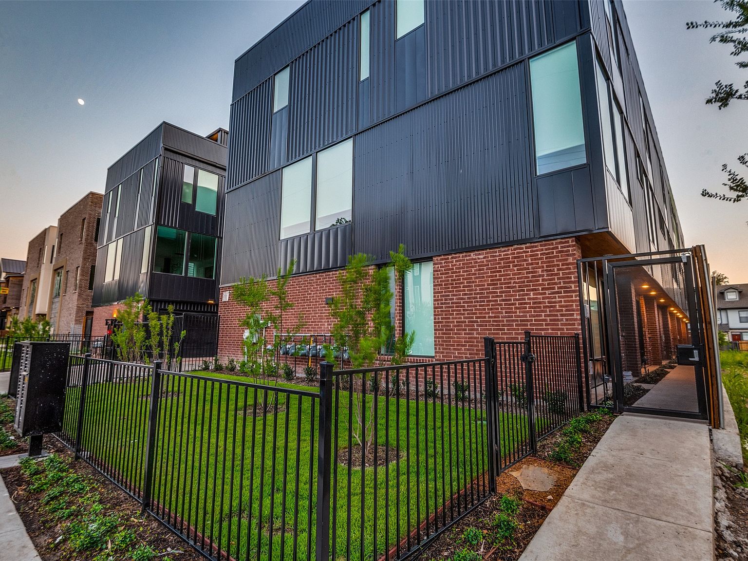 4727 Pacer Ct, Dallas, TX 75204 | Zillow