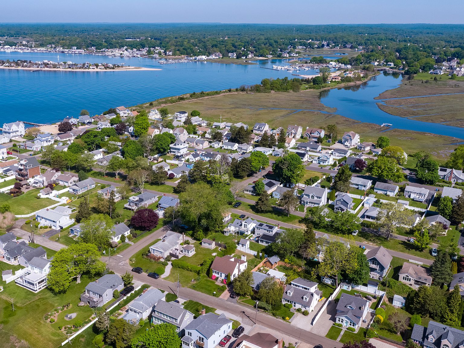 17 S Pkwy, Clinton, CT 06413 | Zillow