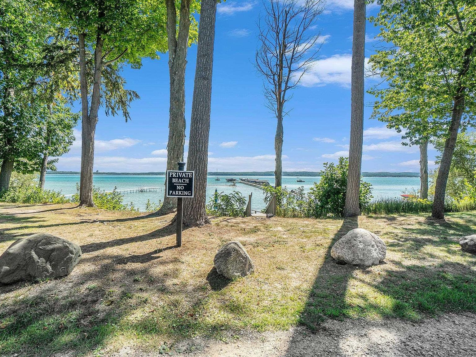 555 Hidden Ridge Dr, Traverse City, MI 49686 | Zillow