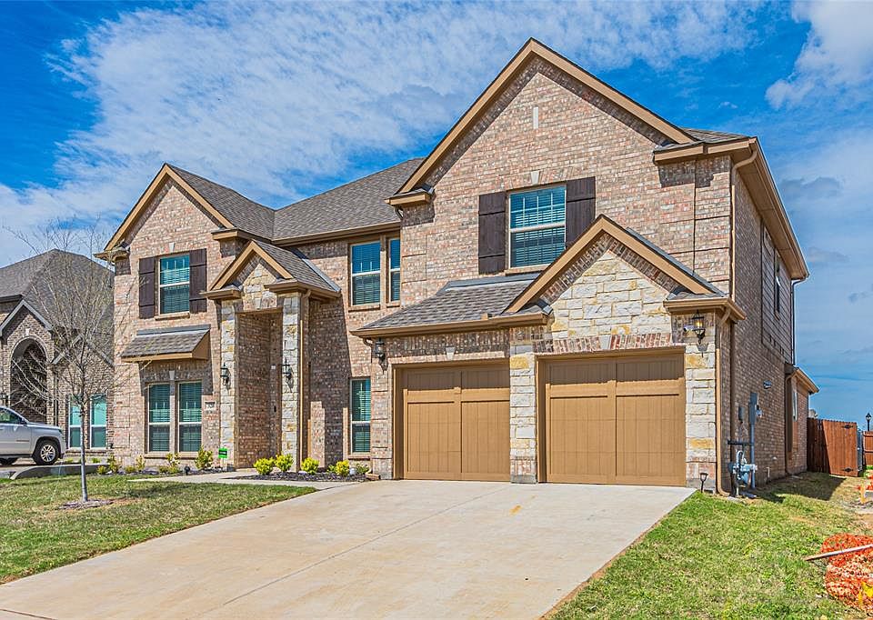 320 Lovett Ln, Burleson, TX 76028 | Zillow