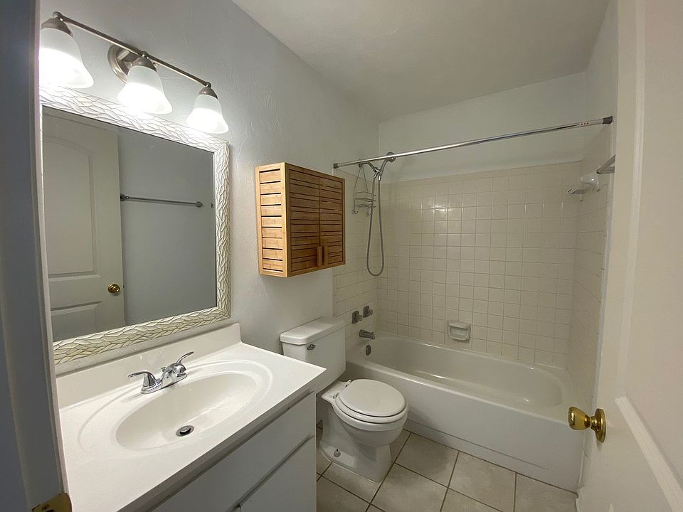 1711 N Meridian Road Lakewood Terrace North Apartments - 1711 N ...