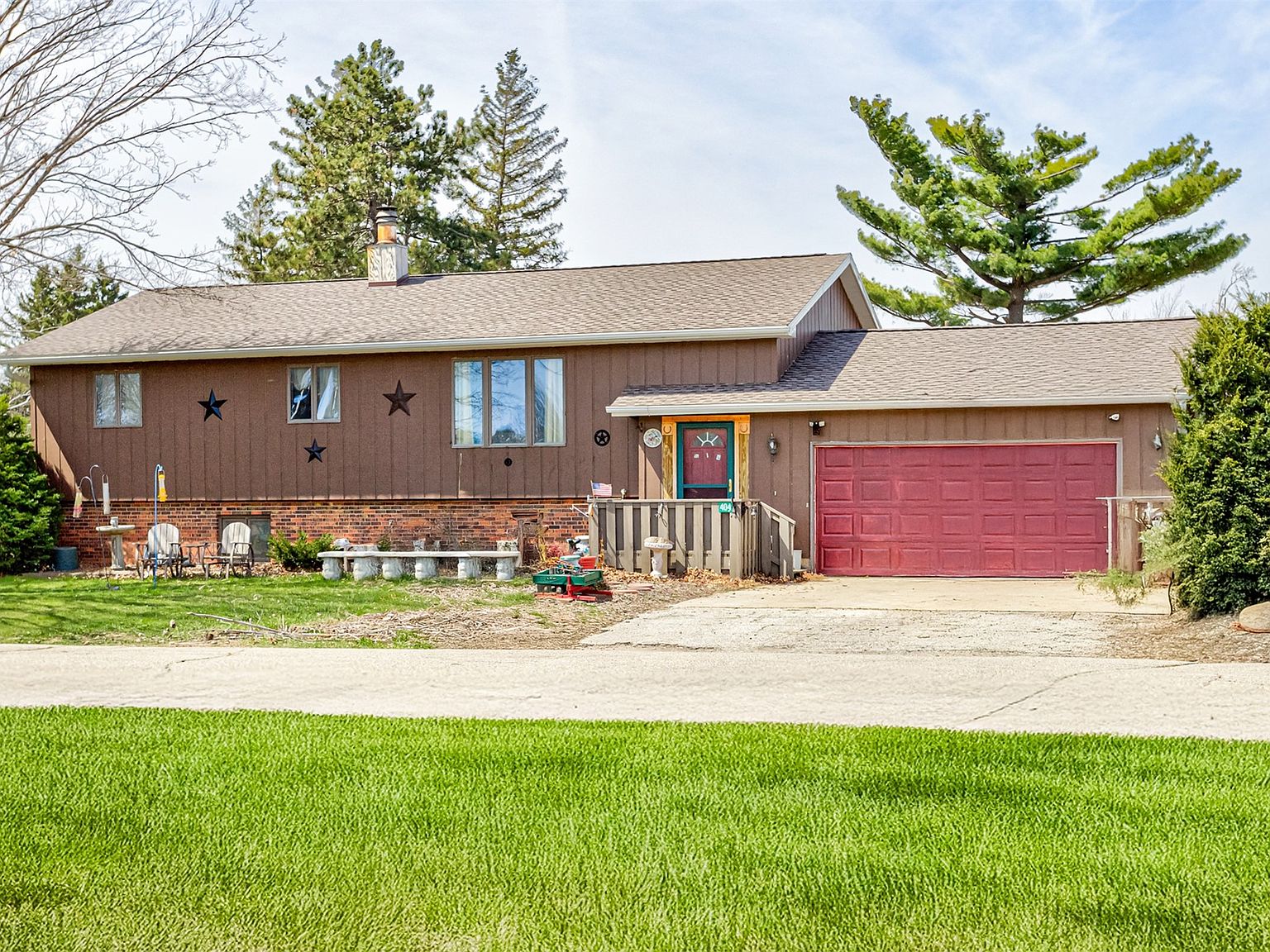 404 Maple St, Clemons, IA 50051 | Zillow