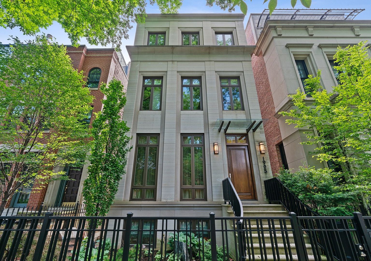 1905 N Howe St, Chicago, IL 60614 | Zillow