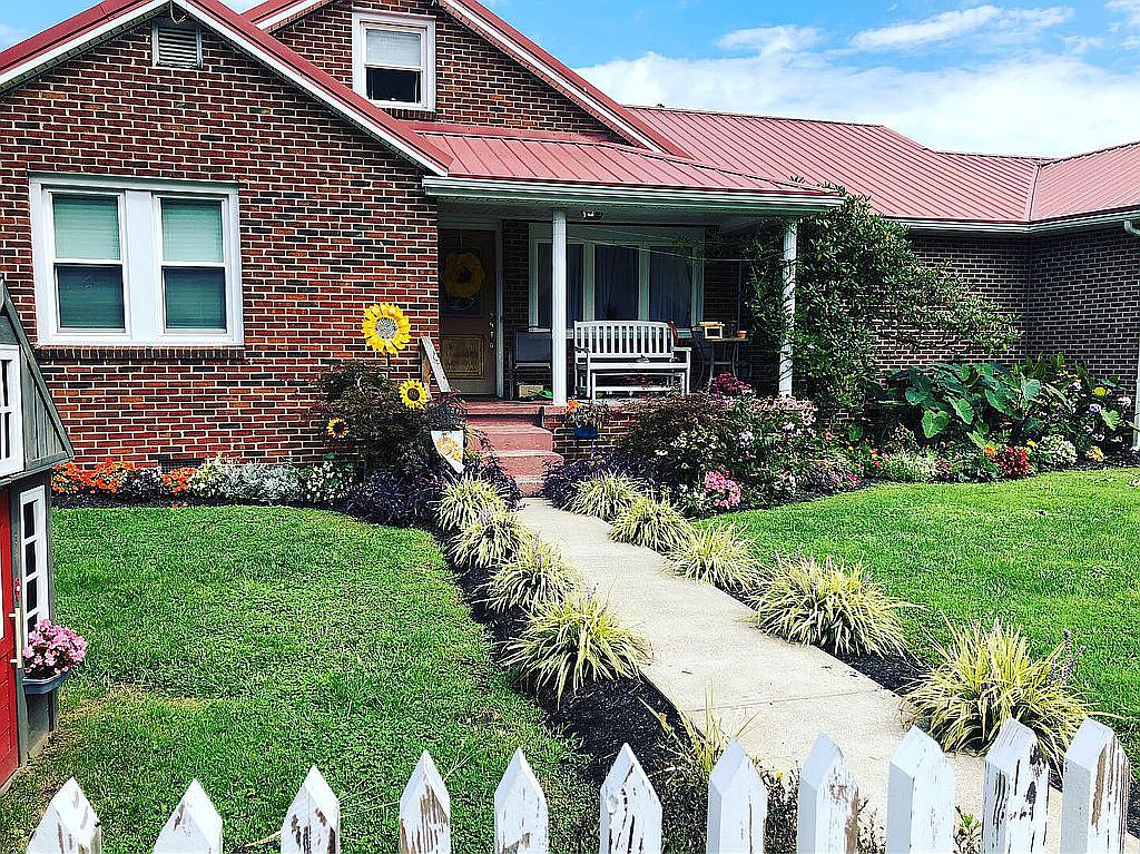 48 South Ave, Lynco, WV 24857 | Zillow