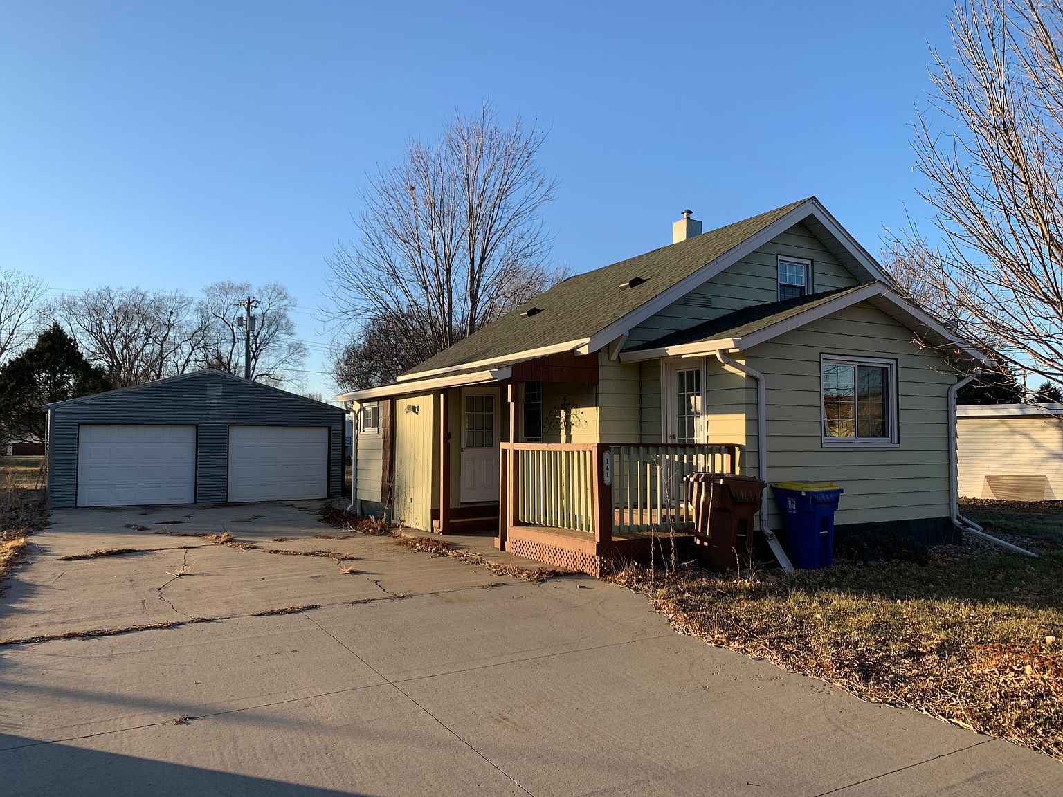 141 Ordway Ave SW, Huron, SD 57350 | Zillow