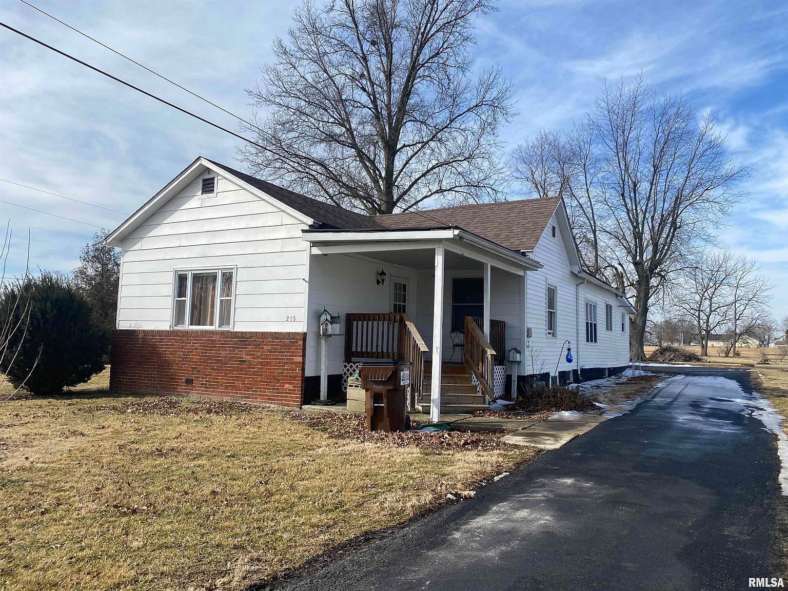 205 N Wyandotte St, Morrisonville, IL 62546 | Zillow