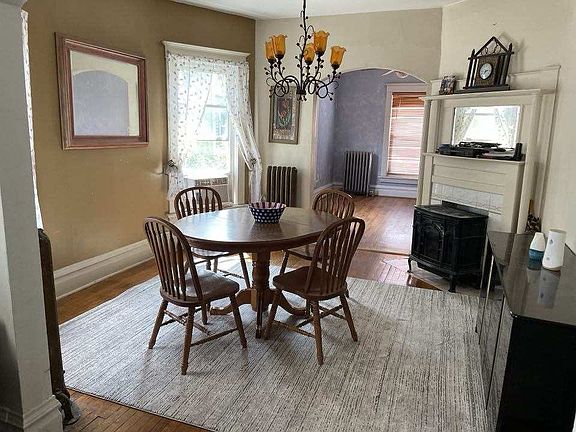 3442 S Maple Ave, Berwyn, IL 60402 | MLS #11903905 | Zillow