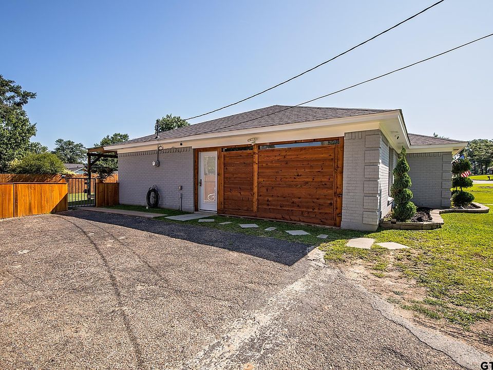 829 Barclay Dr, Tyler, TX 75703 | MLS #23011490 | Zillow