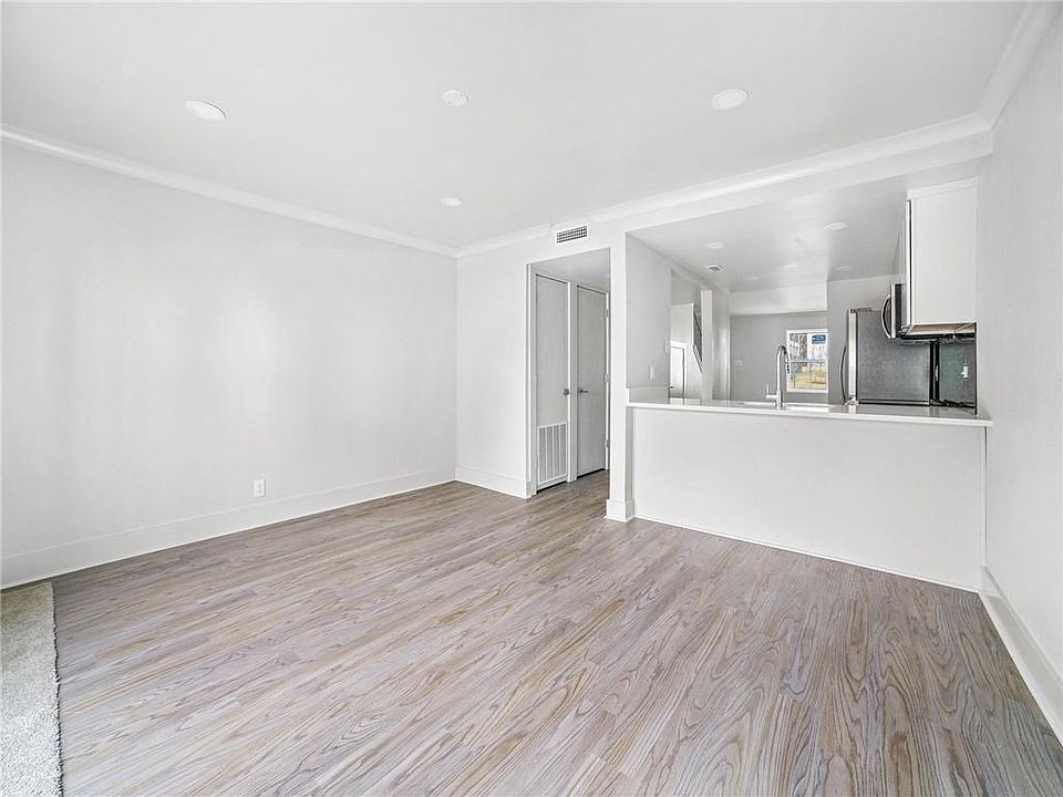 3655 Old Shell Rd Mobile AL | Zillow