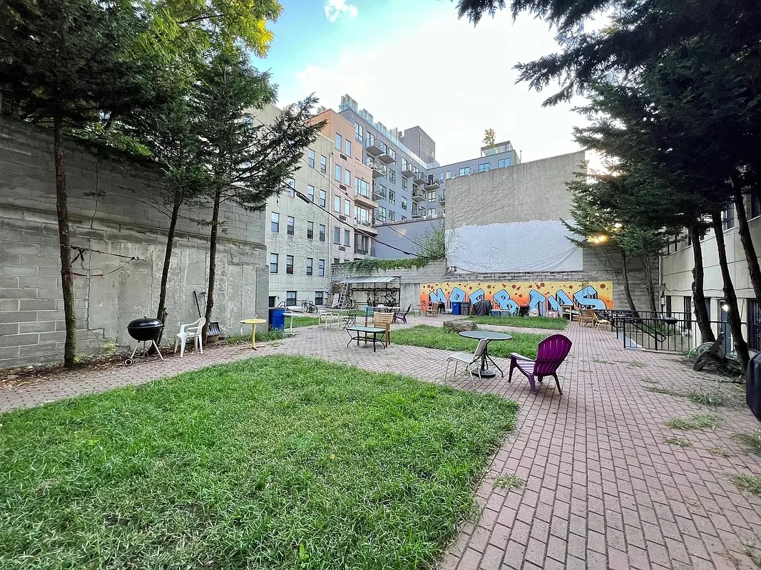208 Meserole Street #4 in Williamsburg, Brooklyn | StreetEasy