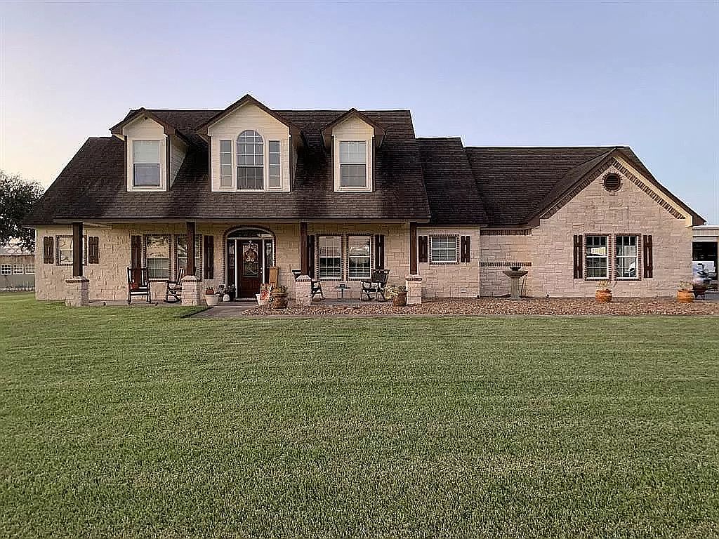 1130 County Road 484 Rd, Blessing, TX 77419 | Zillow