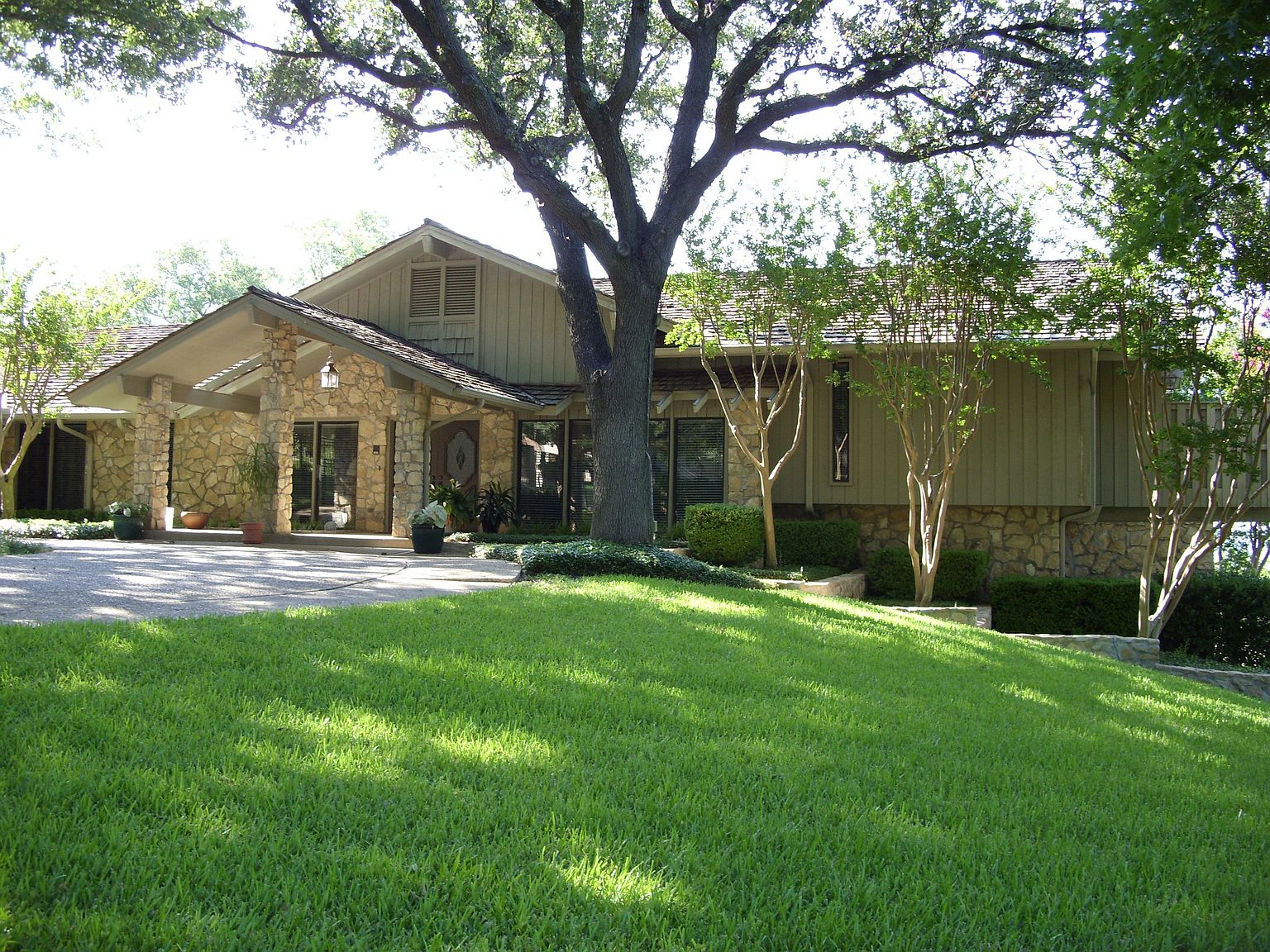 1 Hidden Valley Dr, Waco, TX 76710 | Zillow