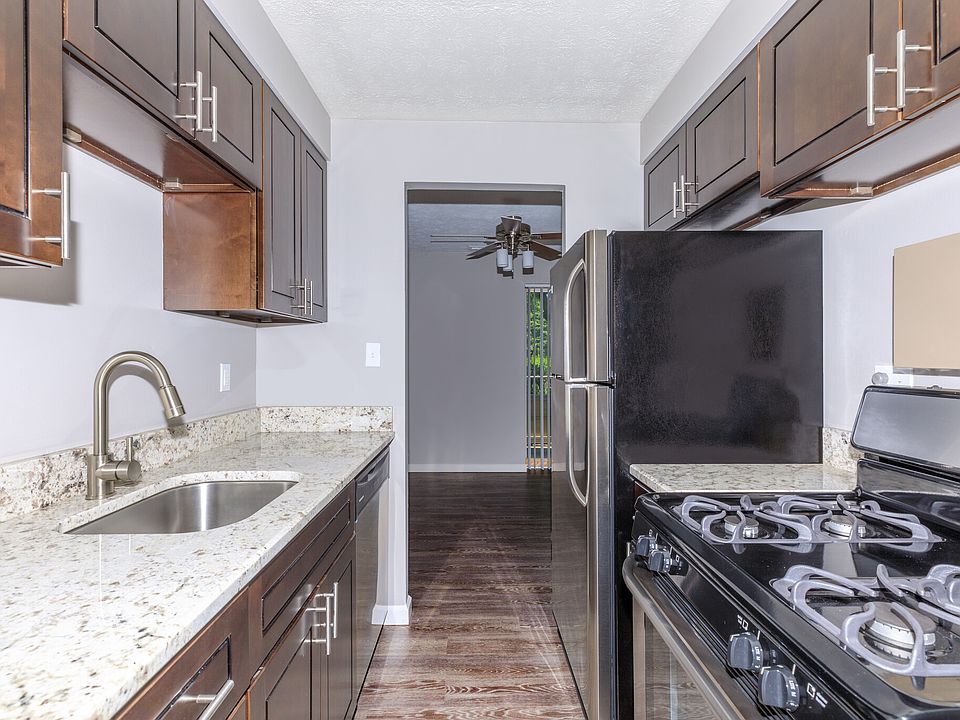 444 Park - 444 Richmond Park Dr Richmond Heights OH | Zillow