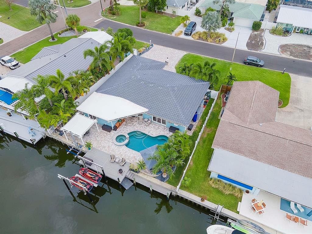 2184 Lagoon Dr, Dunedin, FL 34698 | MLS #W7859323 | Zillow