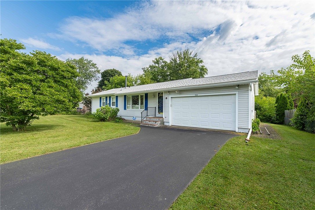 256 Camelot Dr, Rochester, NY 14623 | Zillow