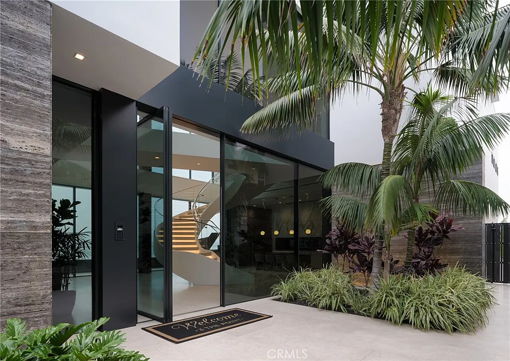 320' of Private Bayfront! 3,600 Sq. Ft. Rooftop Deck! $43 Million in ...