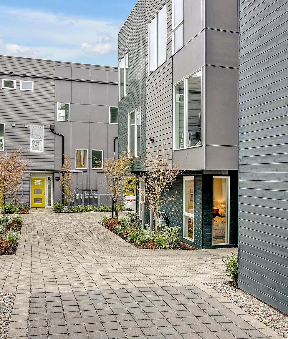 2709 E Yesler Way UNIT B, Seattle, WA 98122 | Zillow