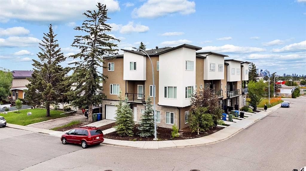 1644 40th St SW, Calgary, AB T3C 1W9 | MLS #A2146944 | Zillow