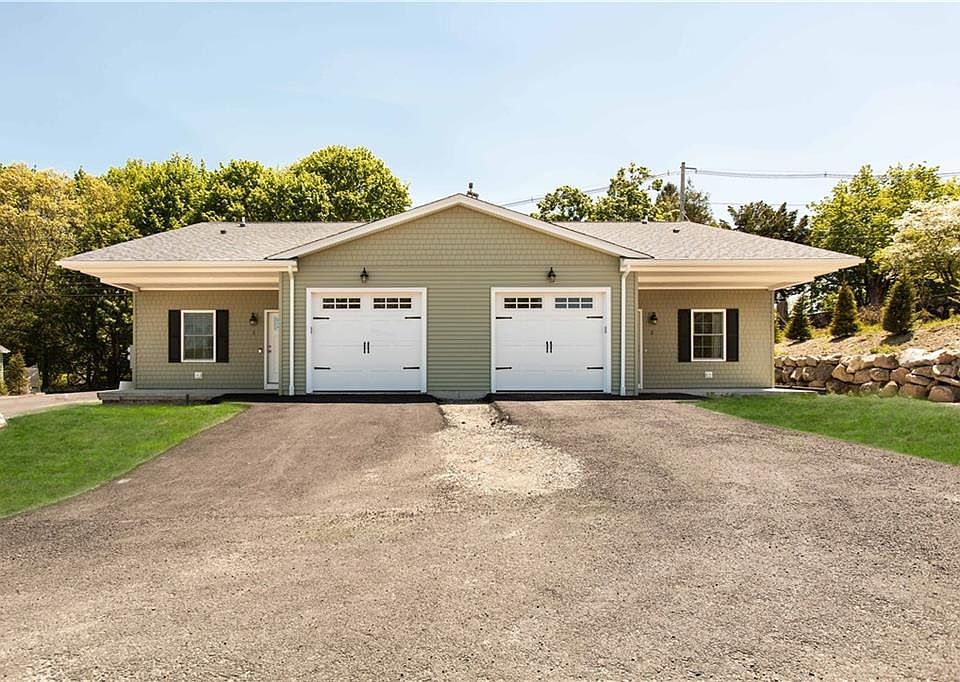 550 Wakefield St West Warwick RI | Zillow 550 Wakefield St West Warwick RI | Zillow