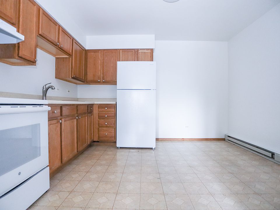 2400 24th Pl North Chicago, IL, 60064 - Apartments for Rent | Zillow