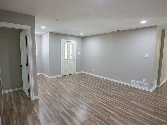 1810 Mercury Dr, Garland, TX 75040 | MLS #20409936 | Zillow