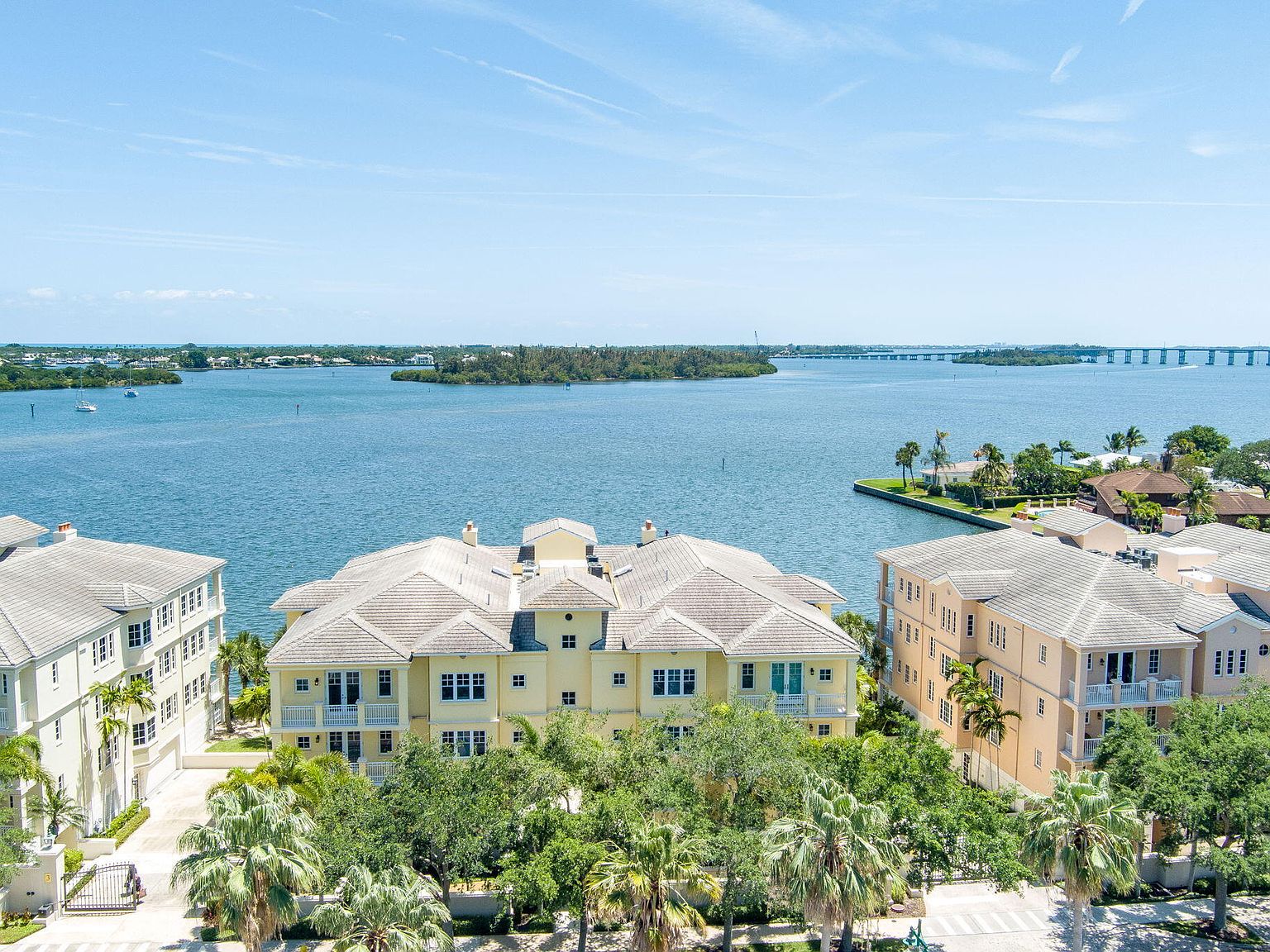 7 Royal Palm Pointe #Ph-E, Vero Beach, FL 32960 | Zillow